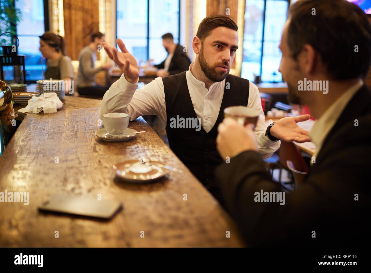 After work bar hi-res stock photography and images - Alamy