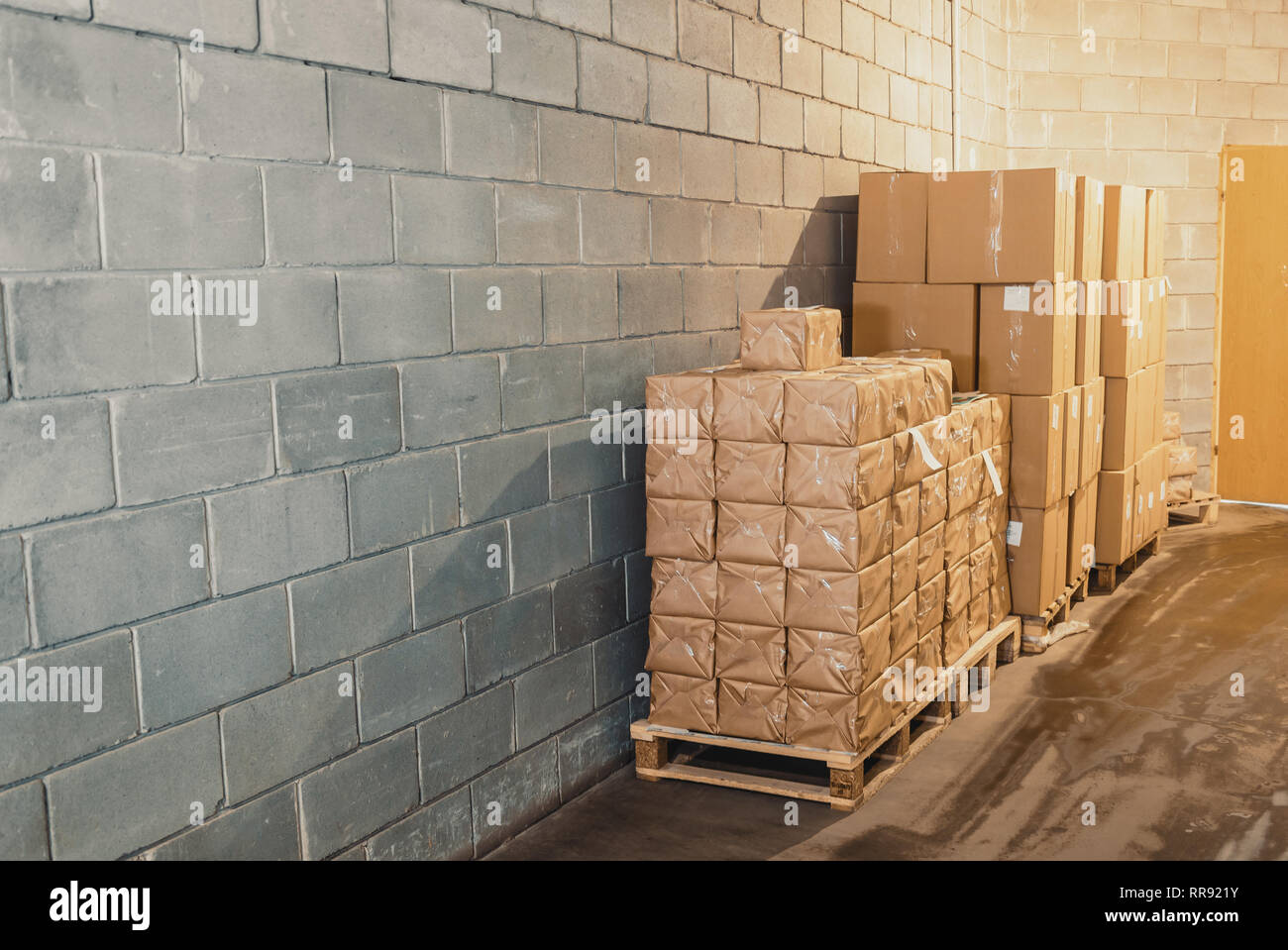 Cardboard boxes on pallets isolated hi-res stock photography and images ...
