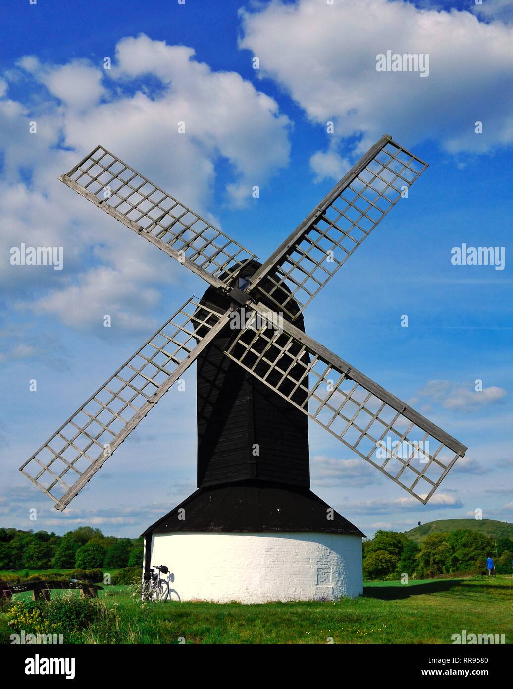 Pitstone windmill, buckinghamshire hi-res stock photography and images ...