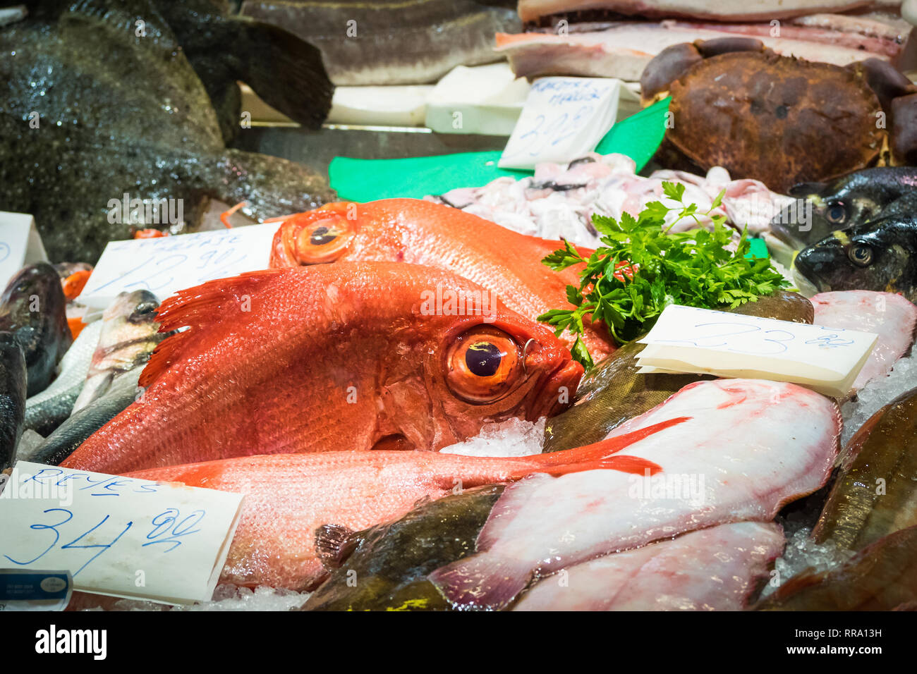 Traditional fresh fish merchant hi-res stock photography and images - Alamy