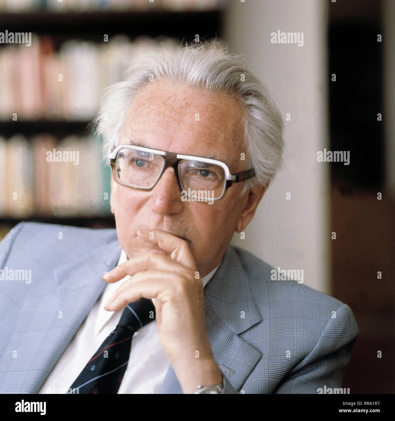 Viktor Frankl's Instagram, Twitter & Facebook on IDCrawl