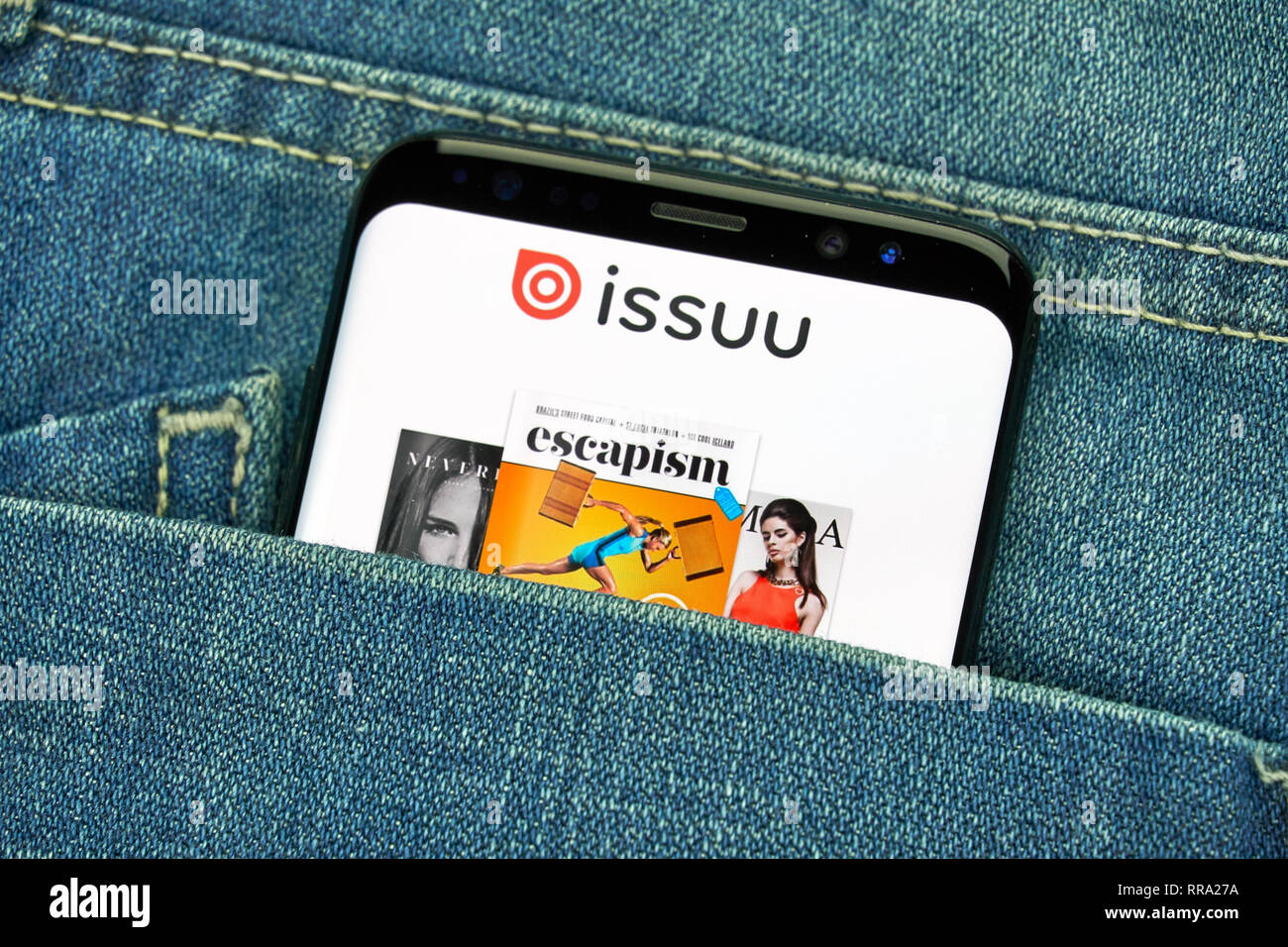 Issuu screen hi-res stock photography and images - Alamy