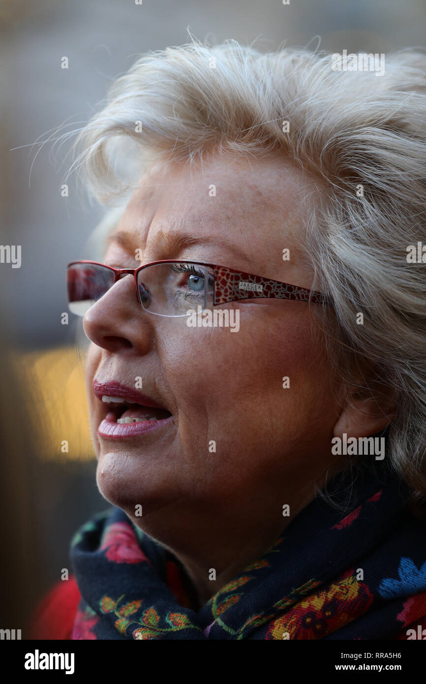 Whose sister maxine hambleton was a victim hi-res stock photography and ...