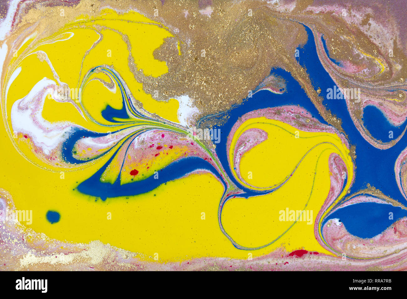Yellow and gold marbling pattern. Golden marble liquid texture Stock ...