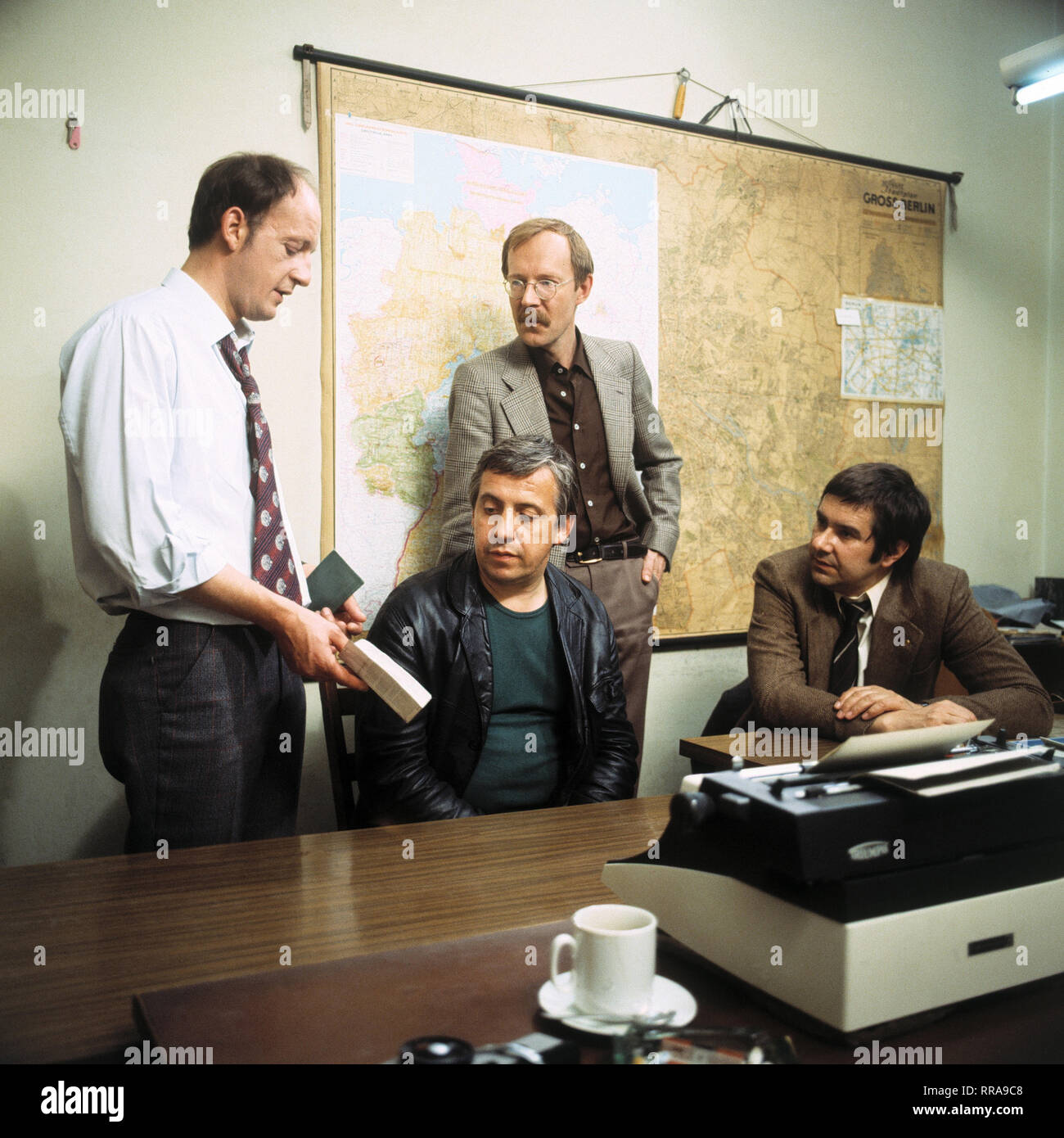 TATORT / Sterne für den Orient / JOCHEN BAUMANN (Oloff), HORST PINNOW ...