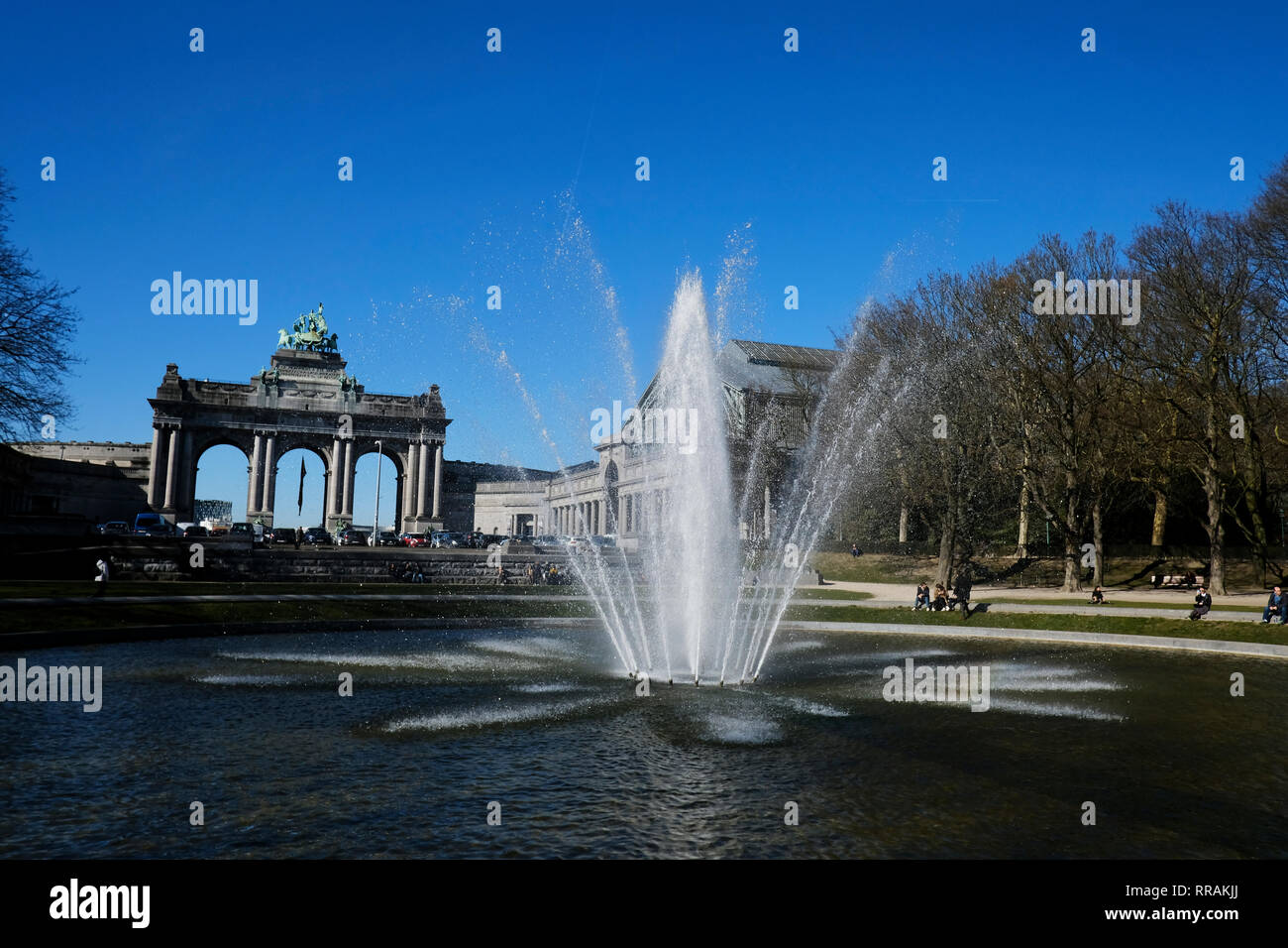 Brussels, Belgium. 25th February 2019. People enjoy the sunny weather ...