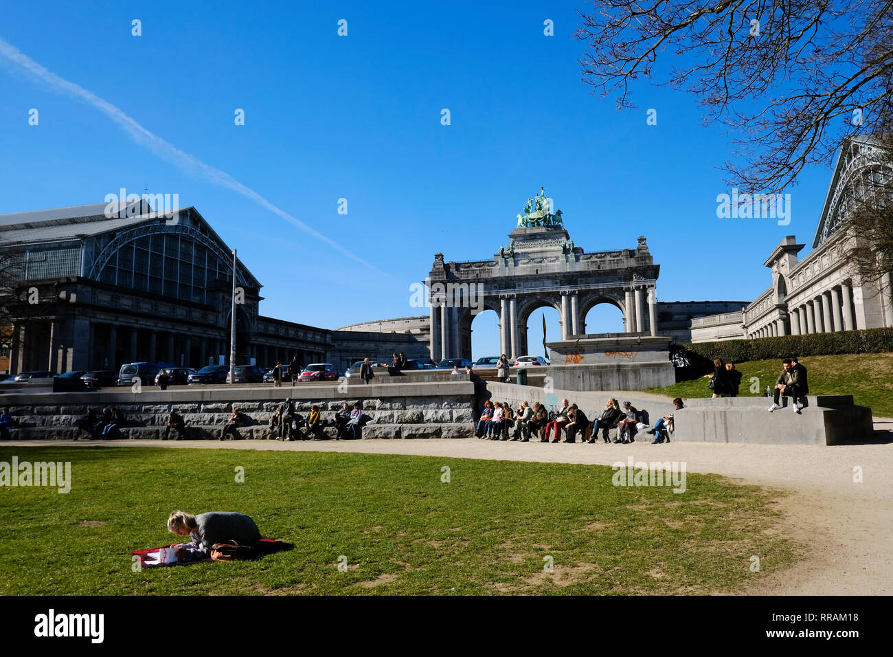 Brussels, Belgium. 25th February 2019. People enjoy the sunny weather ...