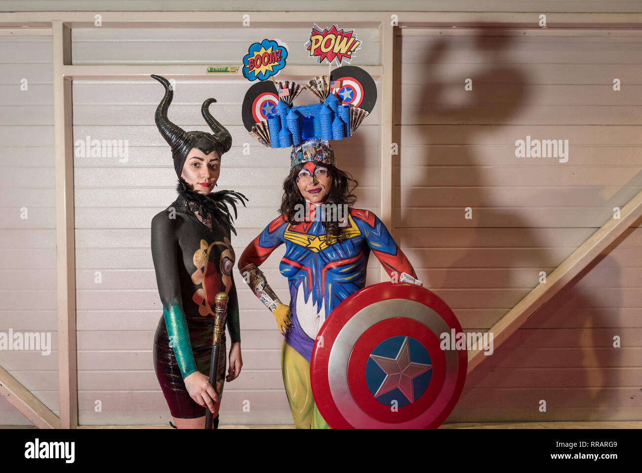 Models with bodypaint hi-res stock photography and images - Alamy