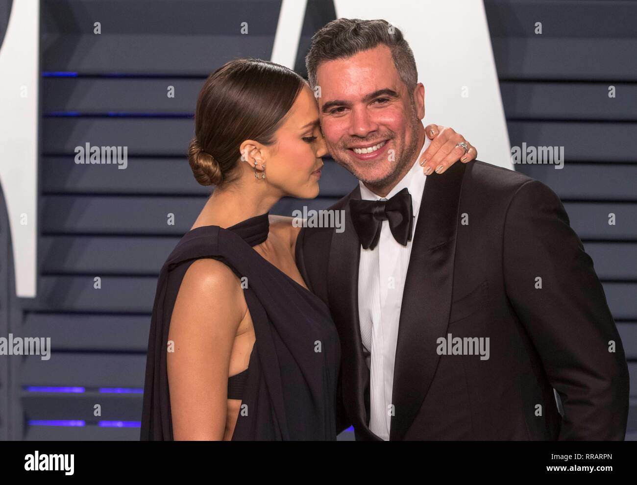 Jessica Alba and Cash Warren attend the Vanity Fair Oscar Party at ...