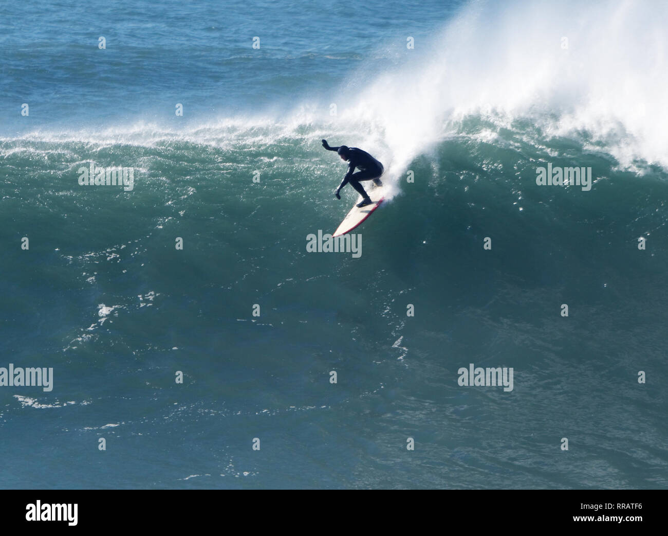 Newquay, Cornwall, 25th February 2019. UK weather: Local surfers enjoy ...