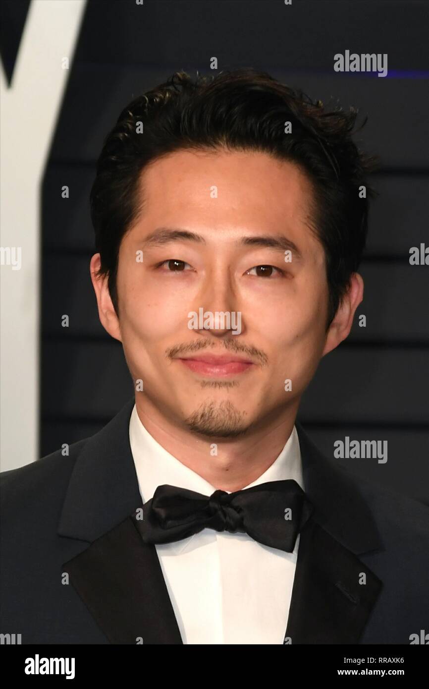 Steven yeun vanity fair oscar party hi-res stock photography and images ...
