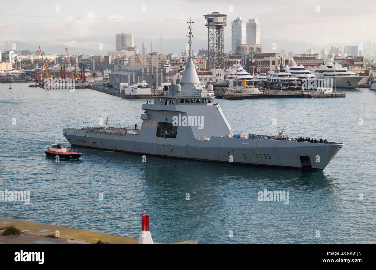 Patrol vessel L'Adroit of the French navy leaving the port of Barcelona ...