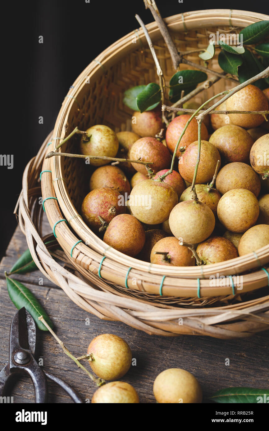 Fresh longan fruits Stock Photo - Alamy