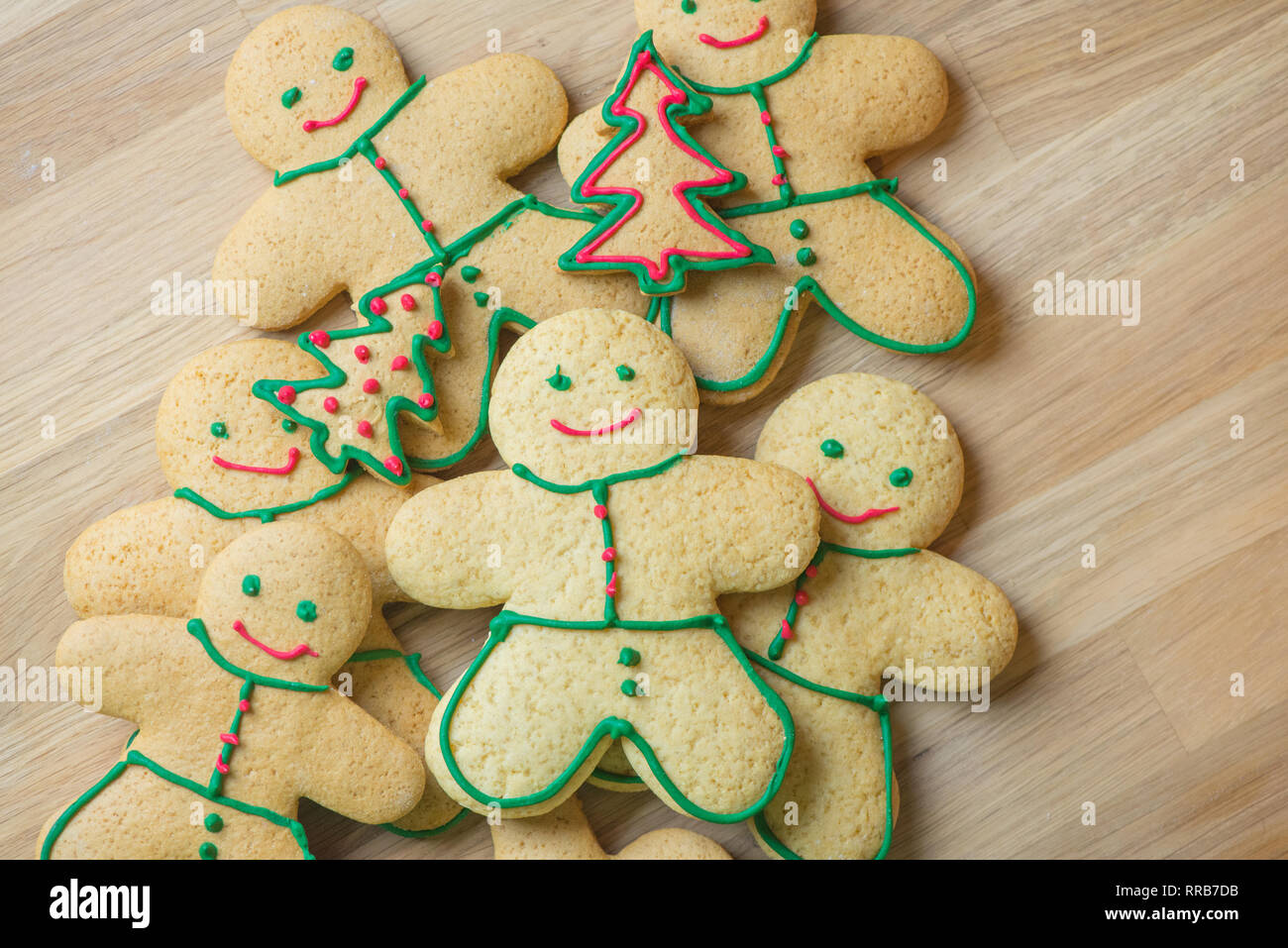 Gingerbread biscuits hi-res stock photography and images - Alamy