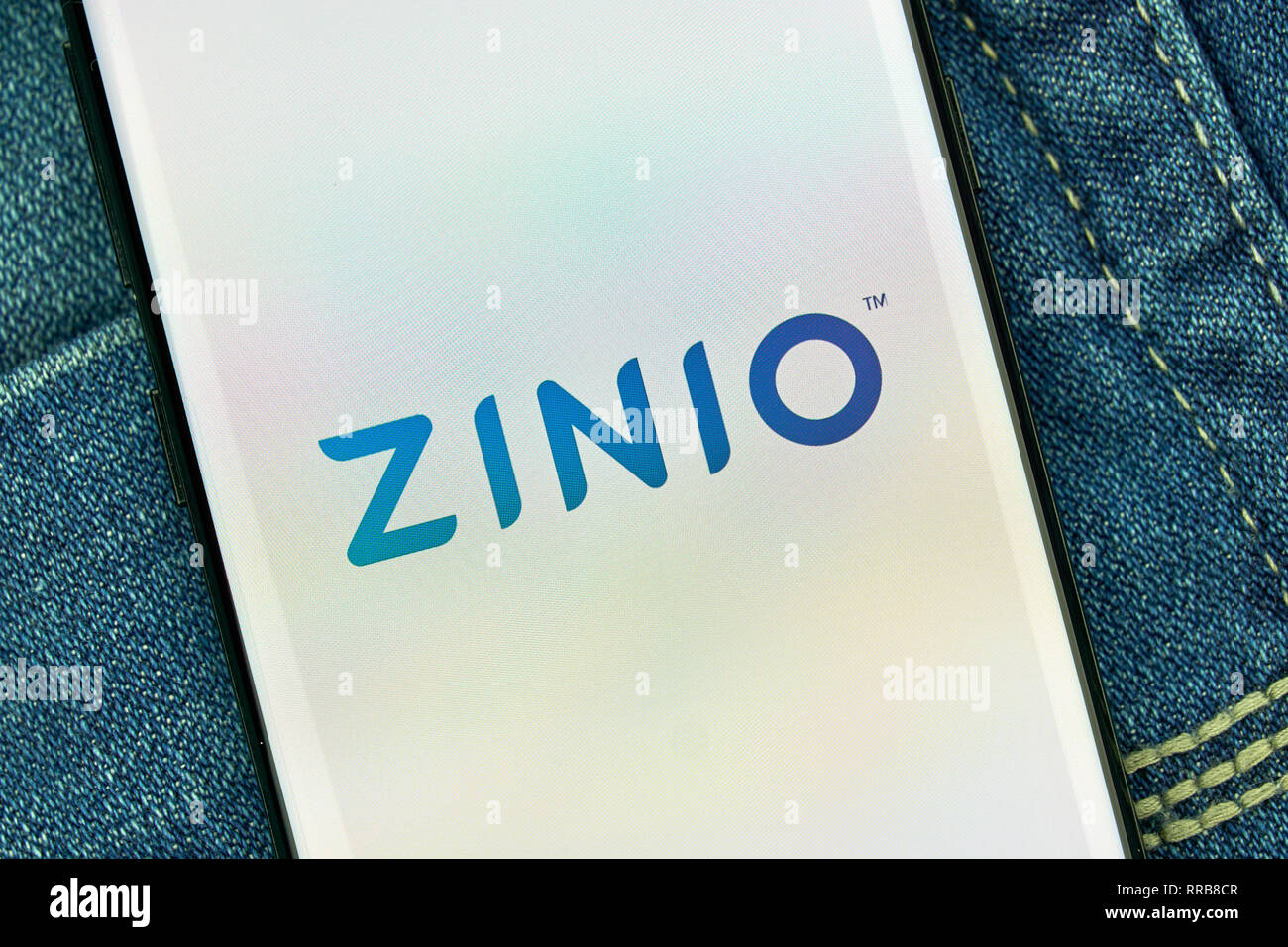 Zinio app hi-res stock photography and images - Alamy