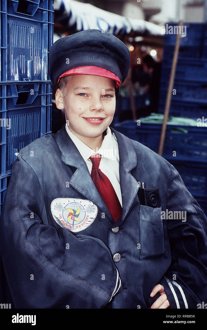 DIE RECHTE DER KINDER Die Umsetzung der UNO-Kinderrechtscharta in kurze ...