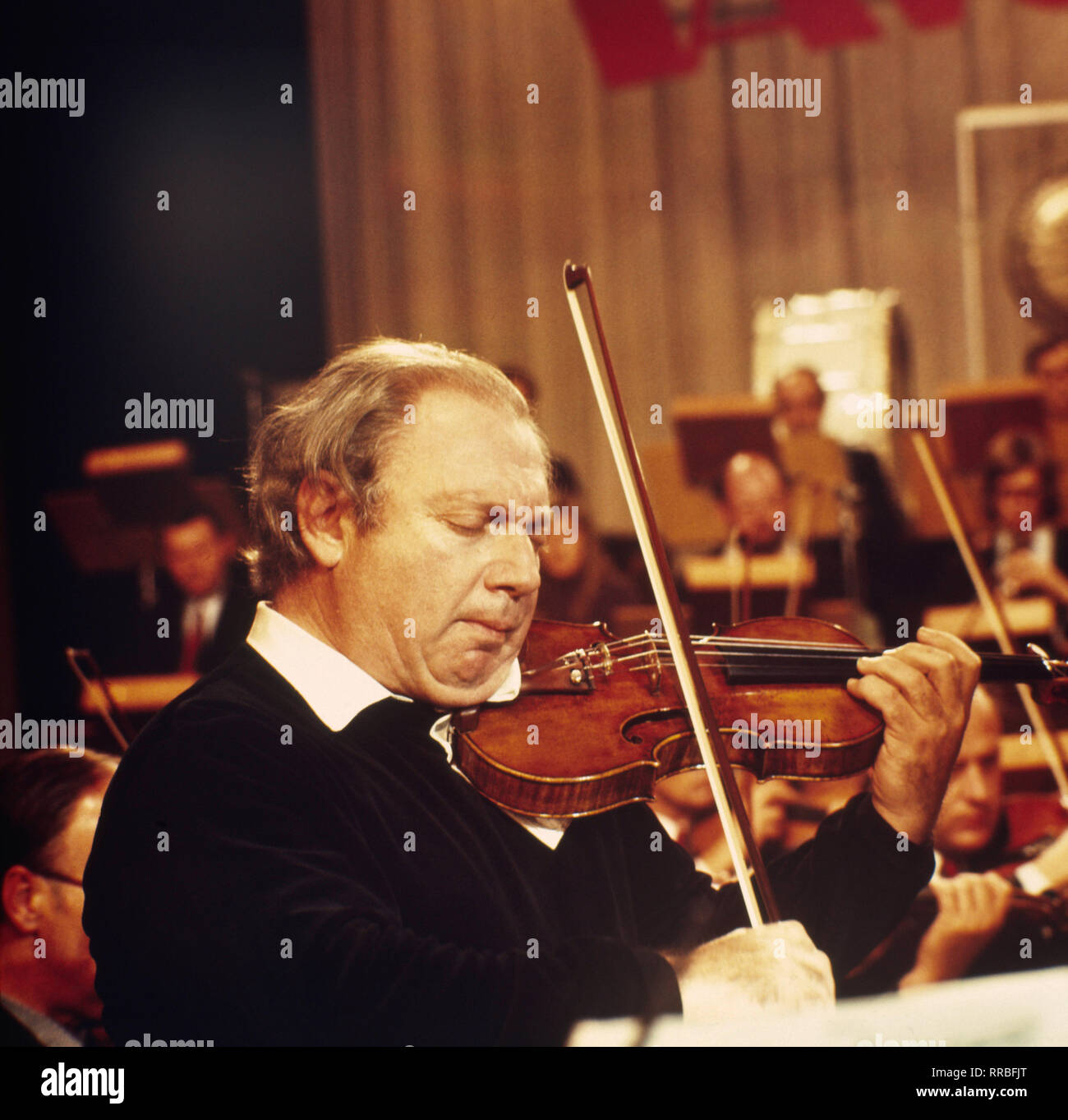 Isaac stern hi-res stock photography and images - Alamy