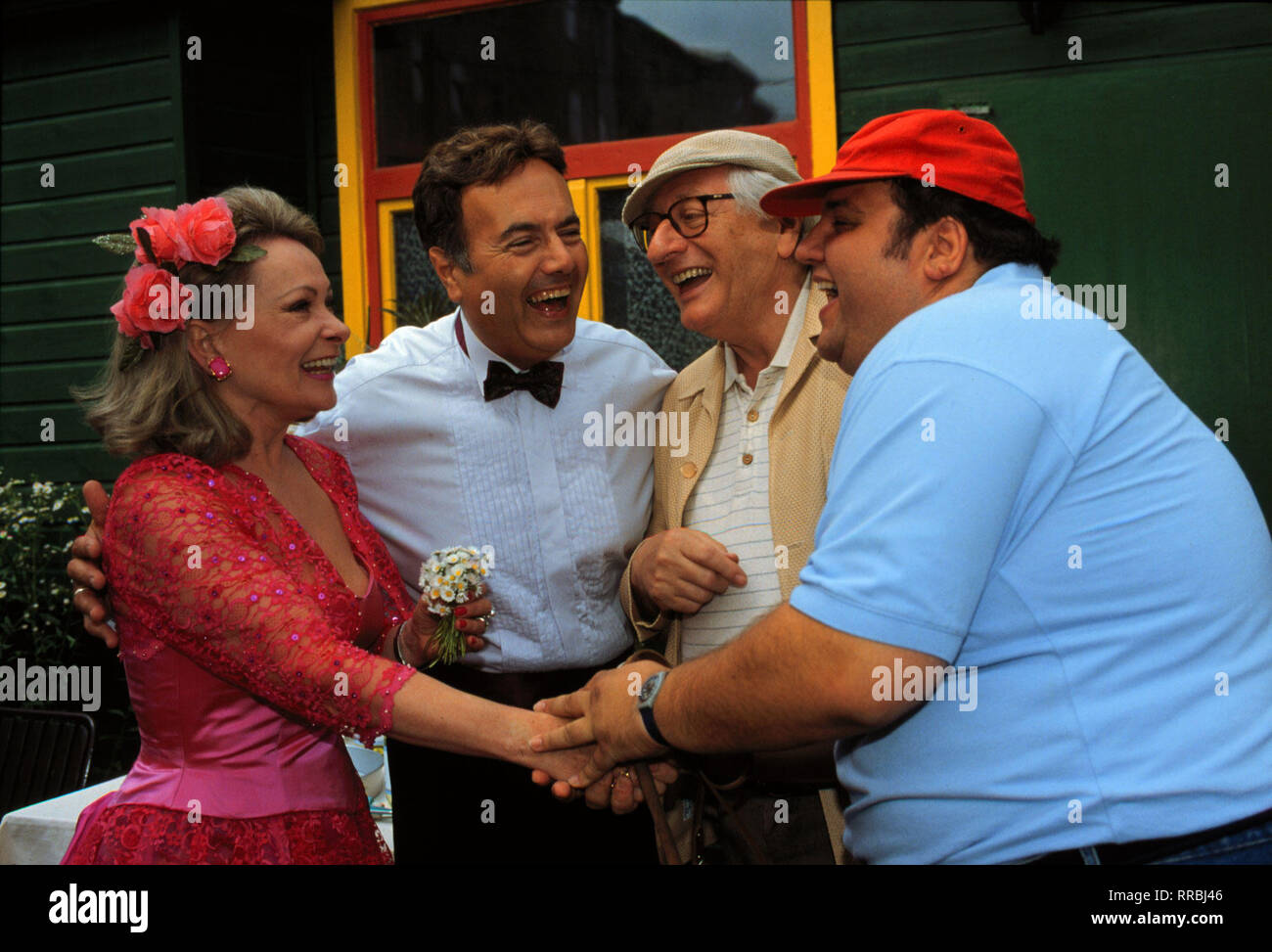 Kudrnac bringt der Braut einen Strauß Gänseblümchen. Turecek (BRIGITTE ...