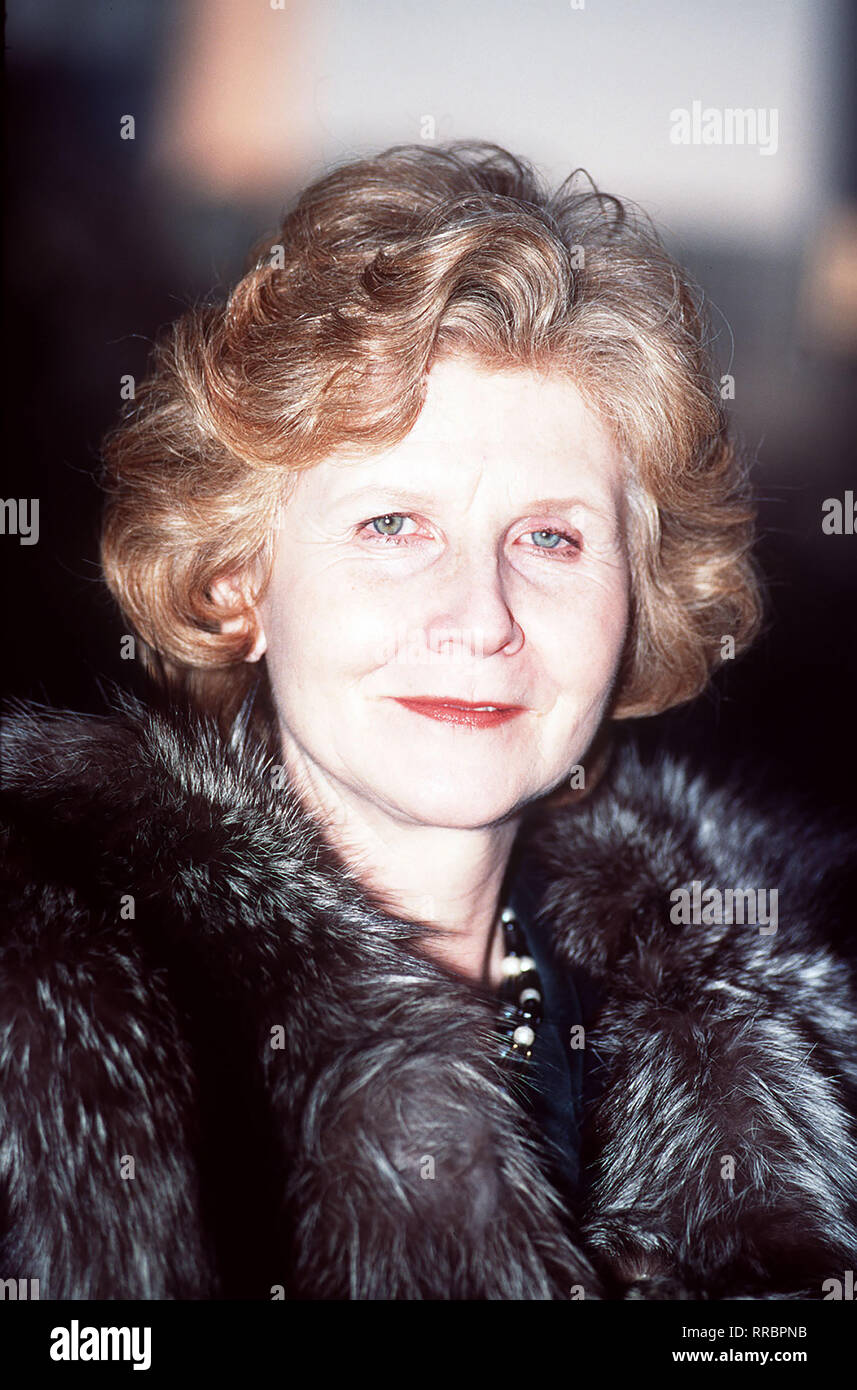 Esther Bush's Instagram, Twitter & Facebook on IDCrawl