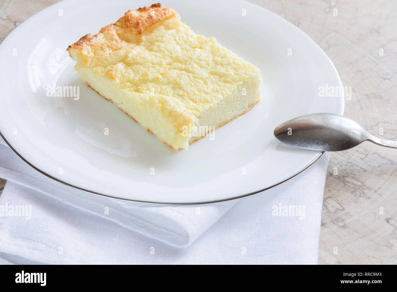 Sut the cake hi-res stock photography and images - Alamy