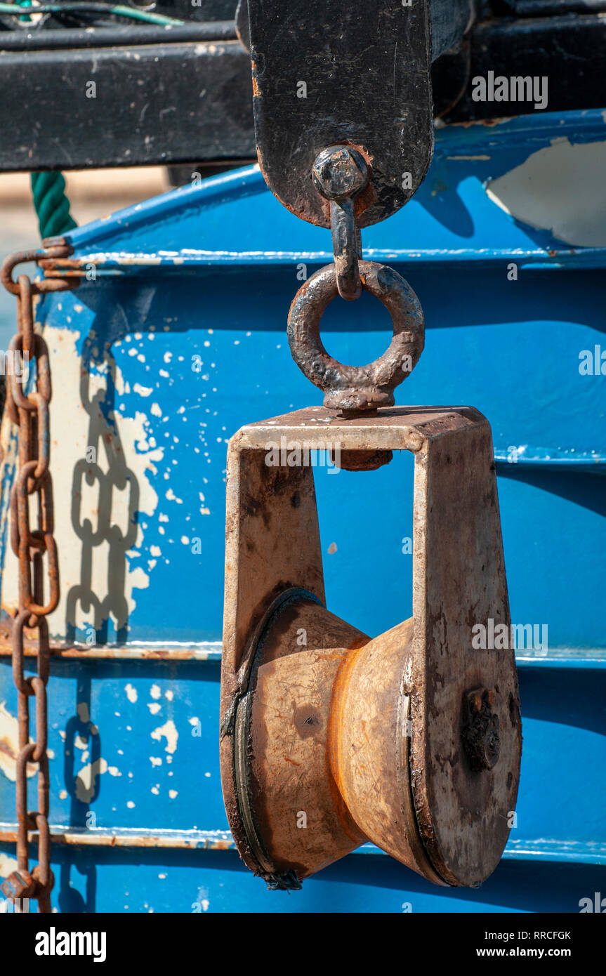 Pulley block hi-res stock photography and images - Alamy