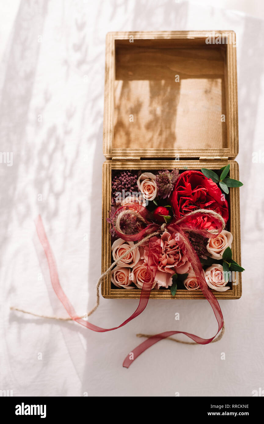 Floristic wedding box decoration Stock Photo - Alamy