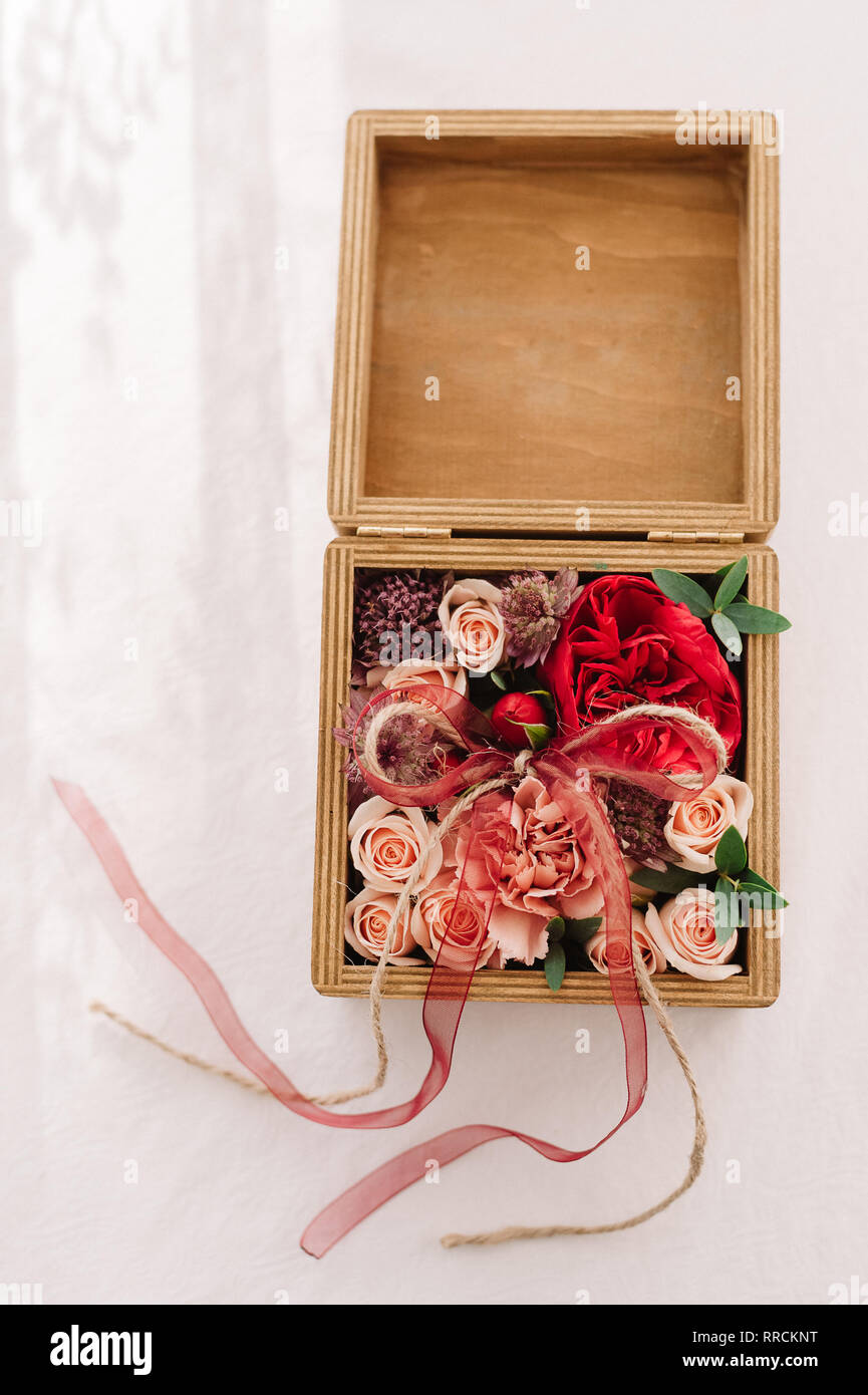 Floristic wedding box decoration Stock Photo - Alamy
