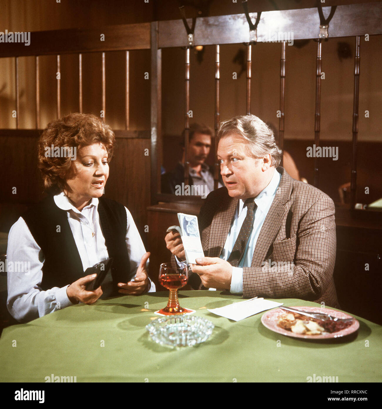 EIN FALL FÜR ZWEI / Die grosse Wut des kleinen Paschirbe / LOUISE ...