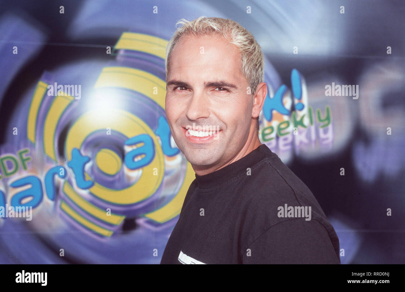 Chart Attack - Foto: Moderator MIKE DIEHL. / Überschrift: CHART ATTACK ...