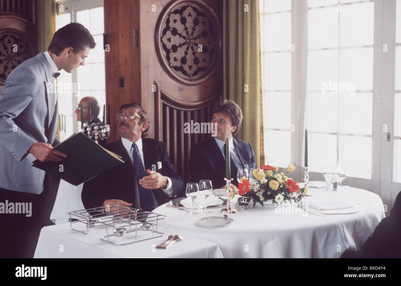EUROCOPS- Foto: Szene mit WALO LÜÖND (Mitte) und WOLFRAM BERGER (rechts ...