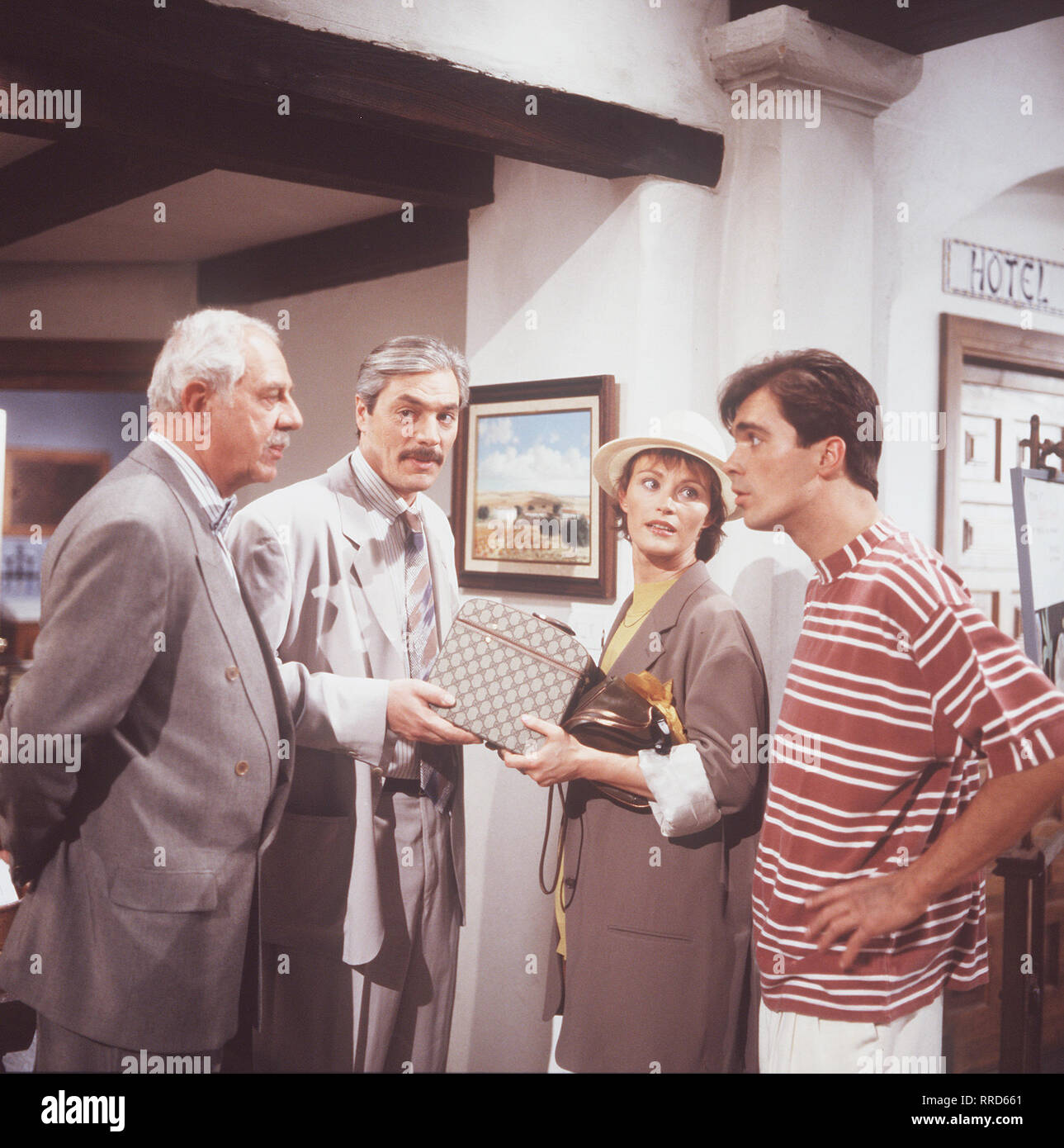 HOTEL PARADIES / Szene mit FRIEDRICH W.BAUSCHULTE, JURAJ KUKURA, ILONA ...