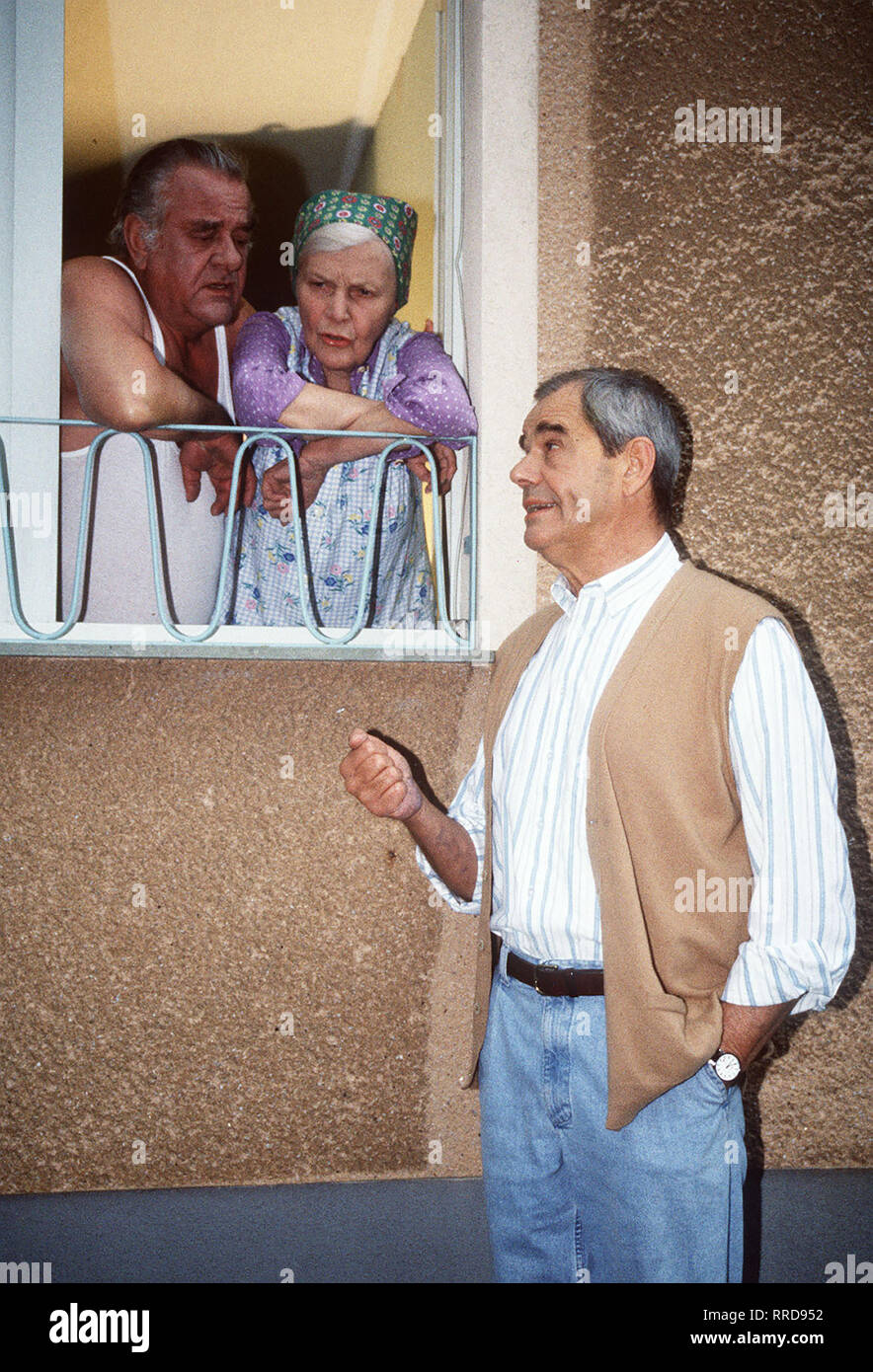Folge Rauchen gefährdet die Gesundheit Günther (WALTER GILLER) will mal ...