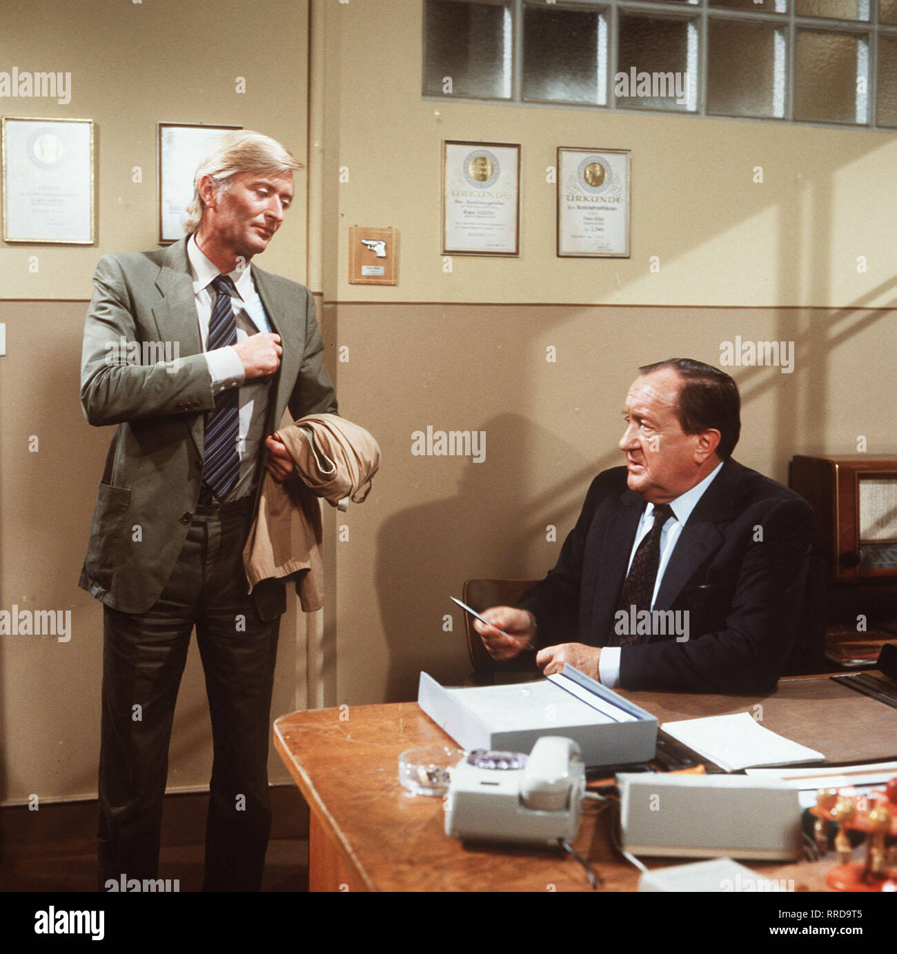 DER ALTE / Umsonst ist der Tod / PEER AUGUSTINSKI (Peter Wiegand ...