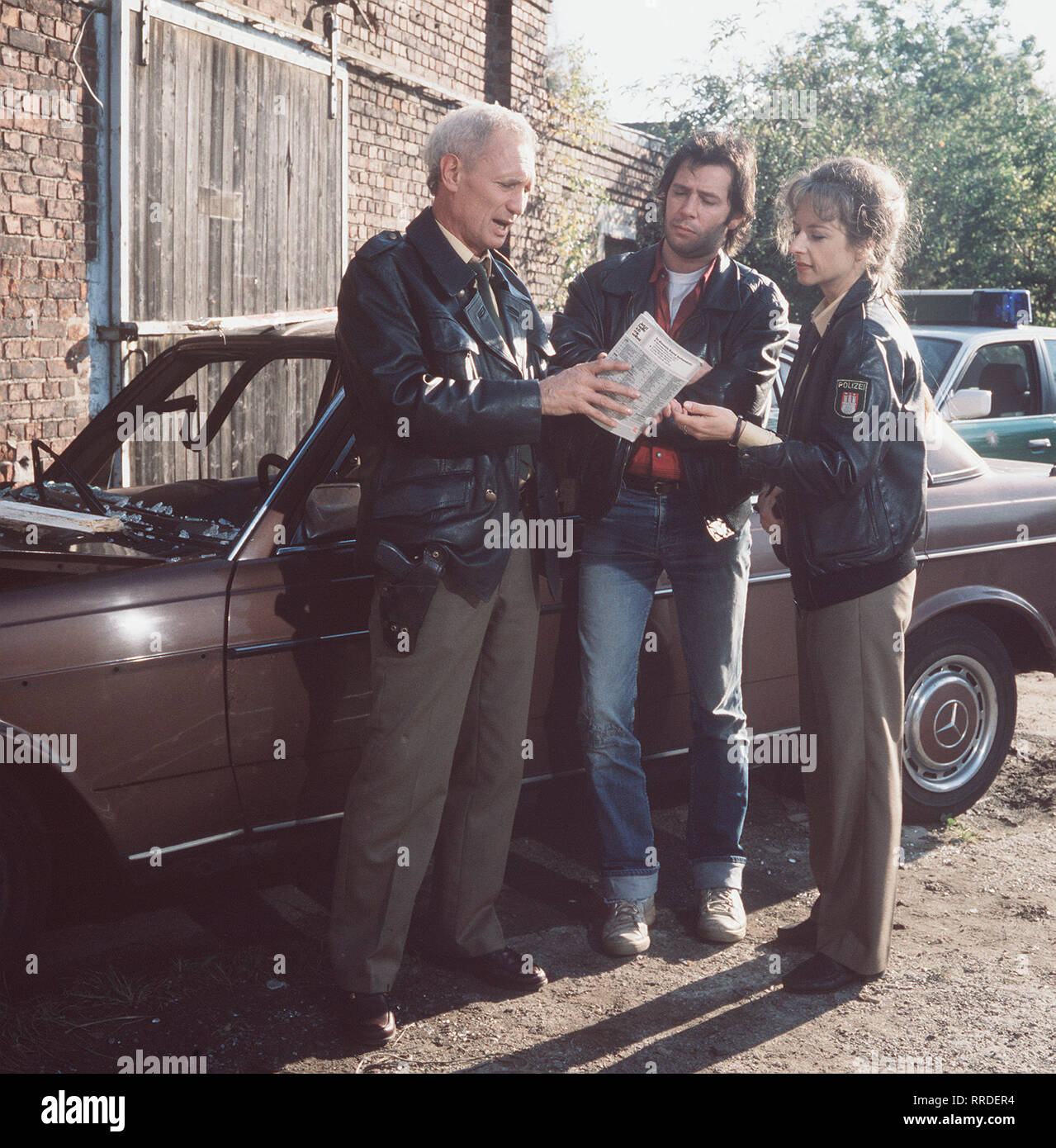 GROßSTADTREVIER / Lauter ehrenwerte Leute / Kepernick hat sein Auto ...