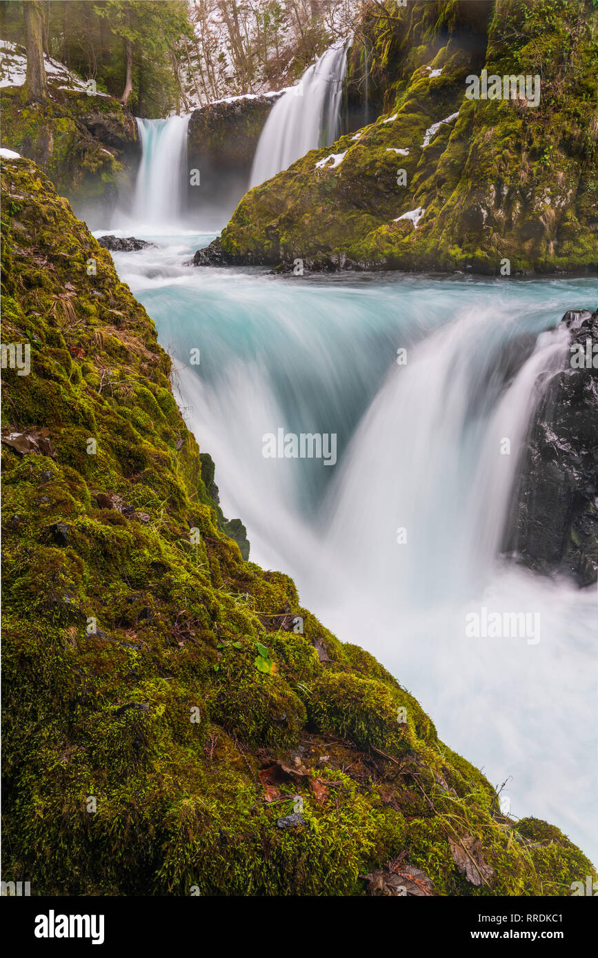 Photo of waterfalls hi-res stock photography and images - Alamy