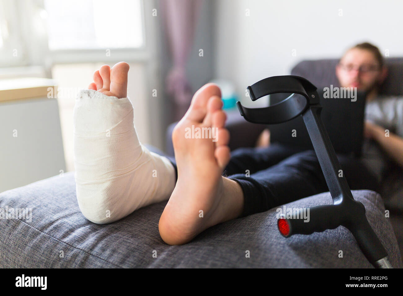 Man leg plaster hi-res stock photography and images - Alamy