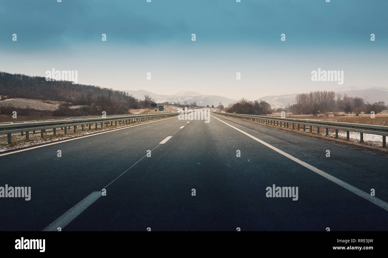 Cars driving on country highway hi-res stock photography and images - Alamy