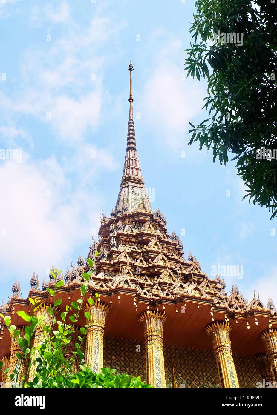 Beautiful Golden Monastery in Wat Phra Kaew Temple and The Grand Palace ...
