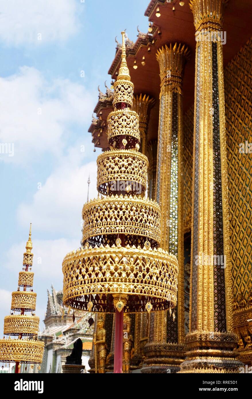 Beautiful Golden Golden Five Tiered Umbrella or Chatra in Wat Phra Kaew ...