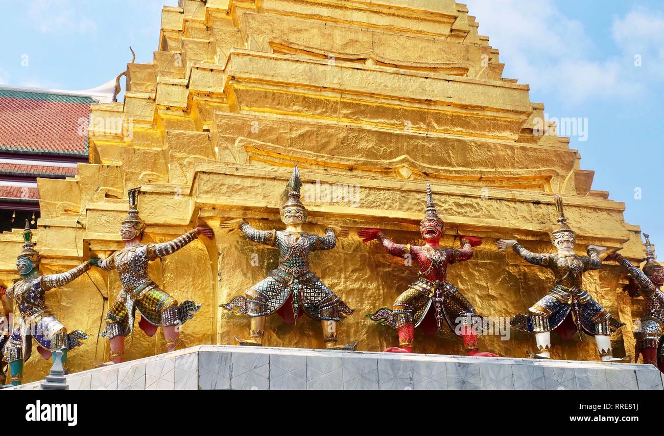 Demon Guardian Giant Statues Stand Around Pagoda and Liftting The Base ...