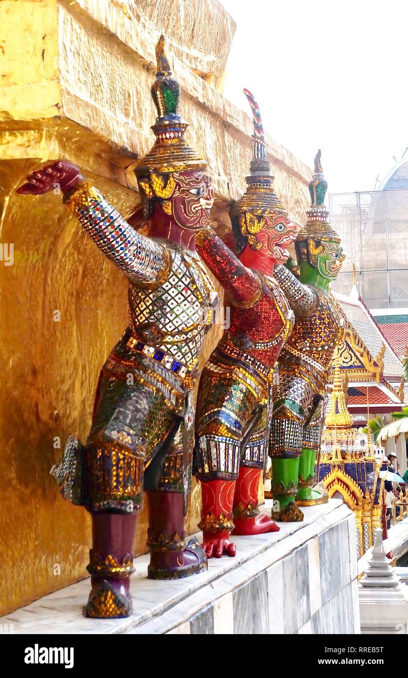 Demon Guardian Giant Statues Stand Around Pagoda and Liftting The Base ...