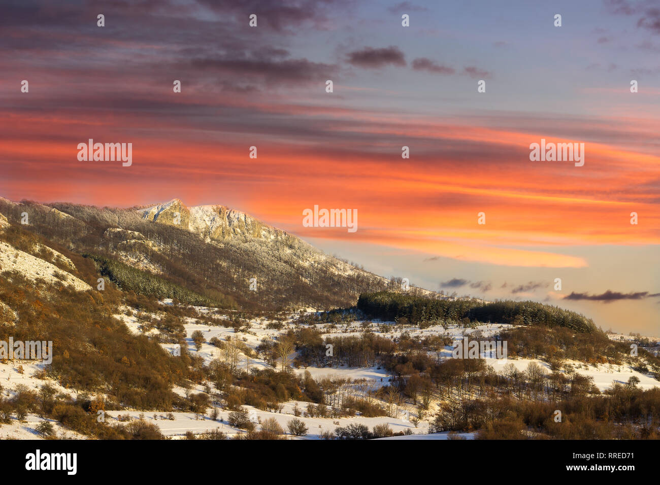 Exploding snow hi-res stock photography and images - Alamy