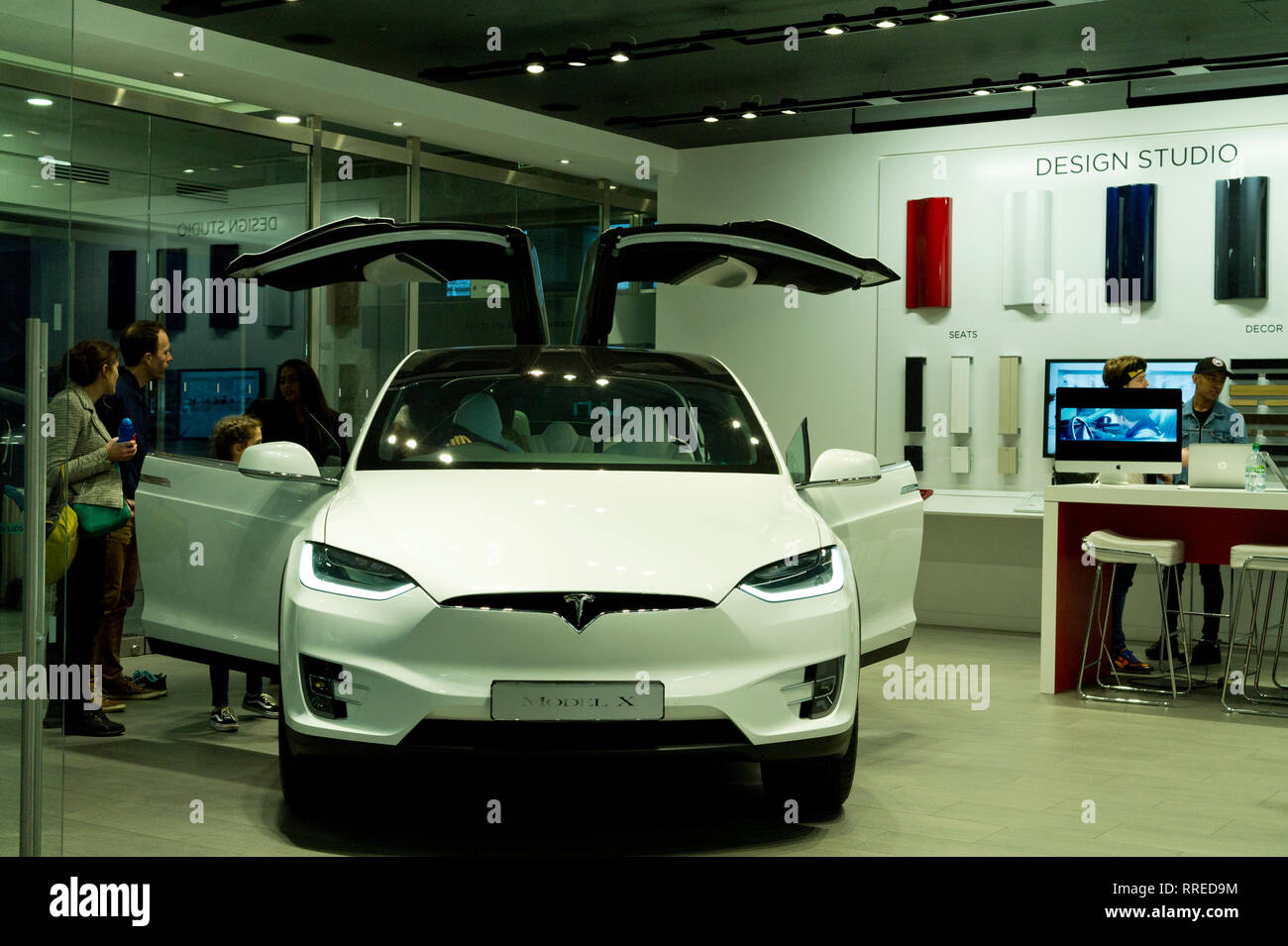 Tesla pop up showroom at Canary Wharf, London, UK Stock Photo - Alamy