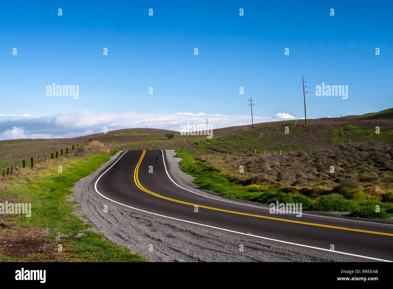 Hillside roadway hi-res stock photography and images - Alamy
