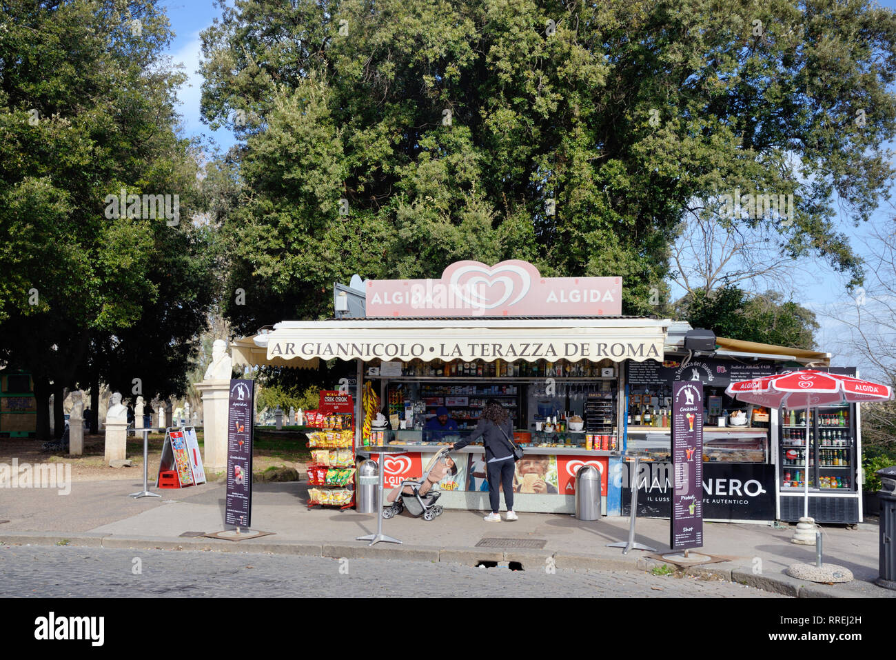 Park food kiosk hi-res stock photography and images - Alamy