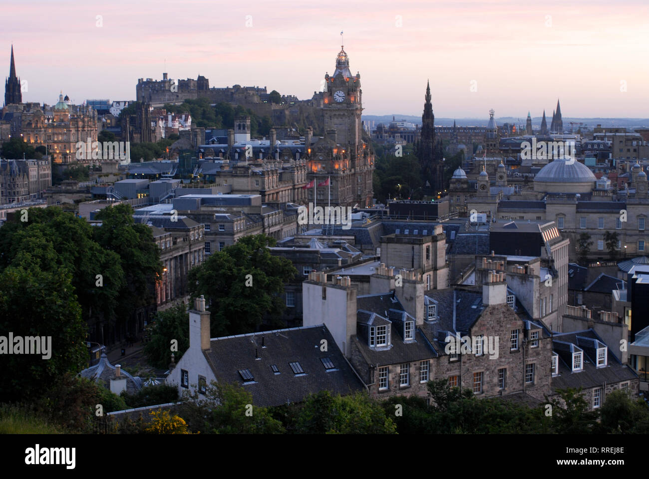 Edinburgh carlton hill sunset hi-res stock photography and images - Alamy