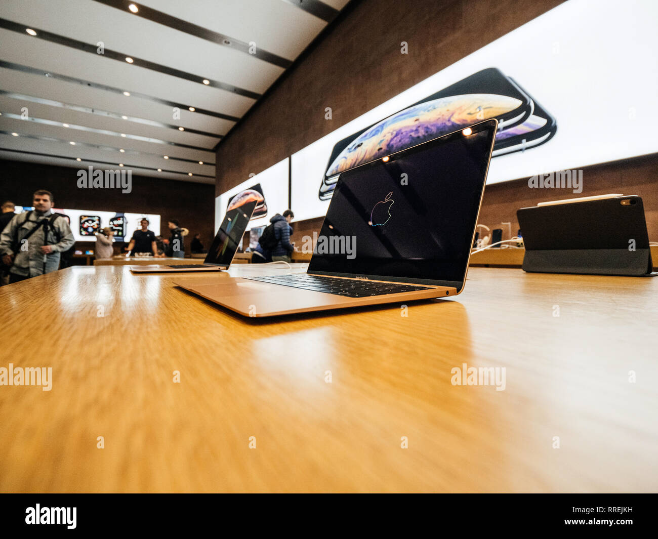 Retina High Resolution Stock Photography and Images - Alamy