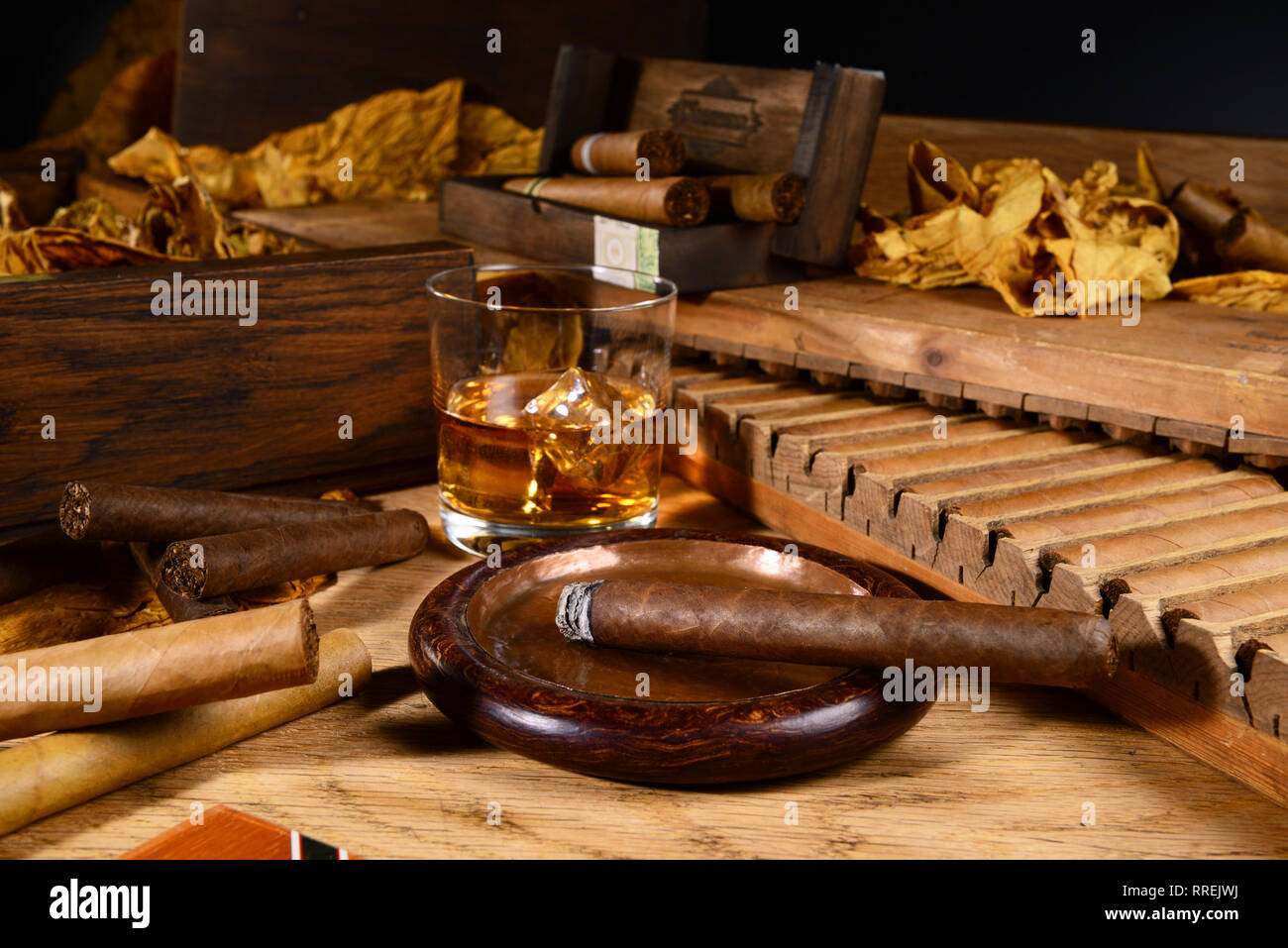 Luxury cigar lounge hi-res stock photography and images - Alamy