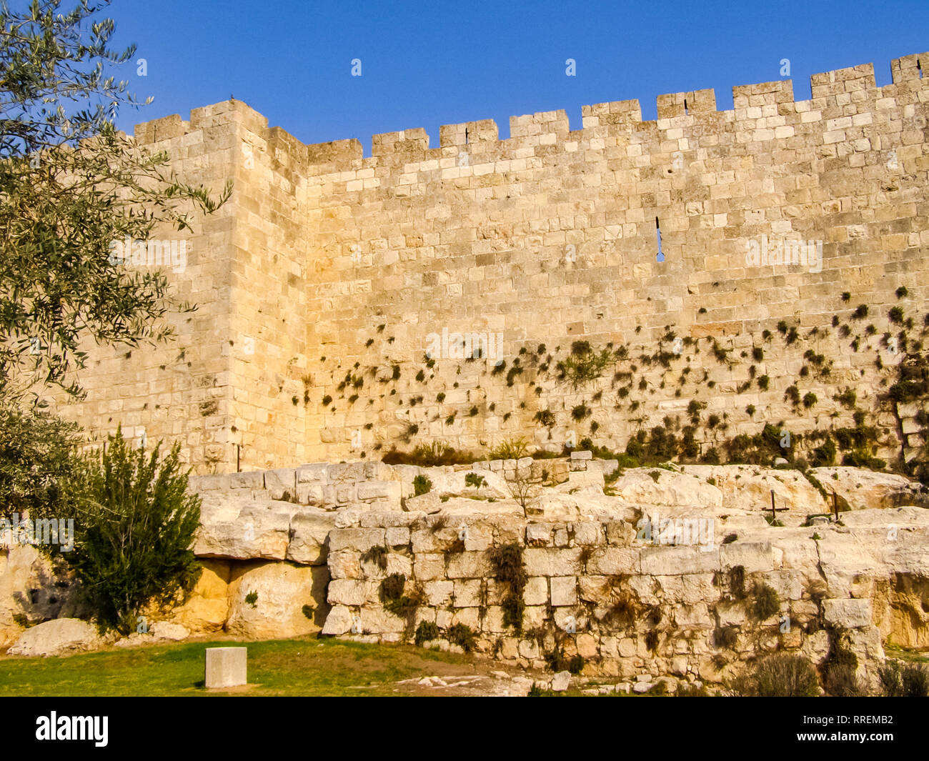 Pilgrimage jerusalem middle ages hi-res stock photography and images ...