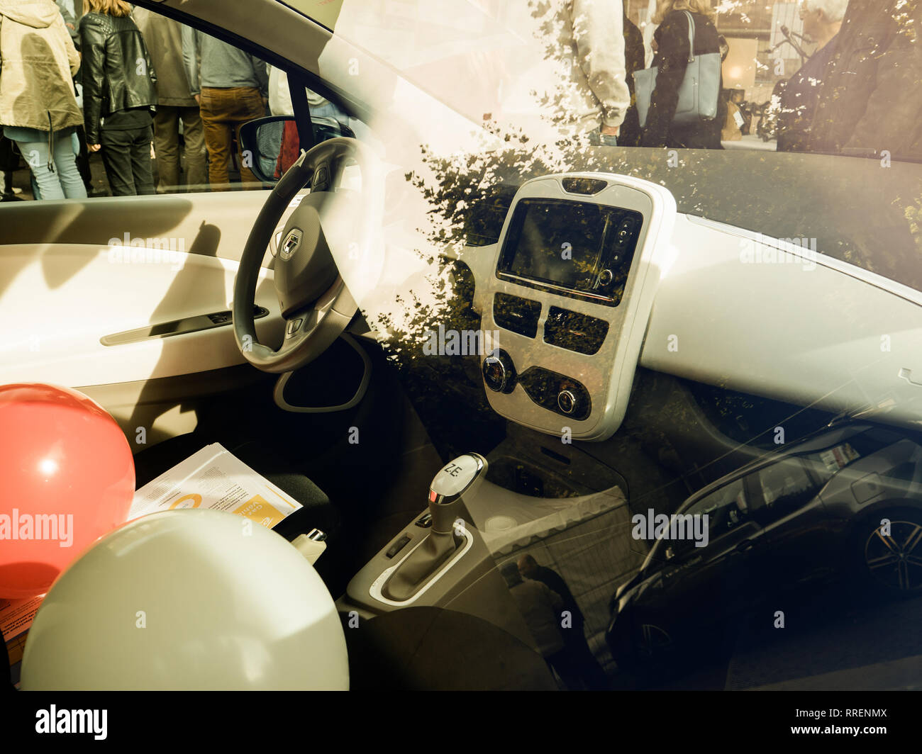 Car center console hi-res stock photography and images - Alamy